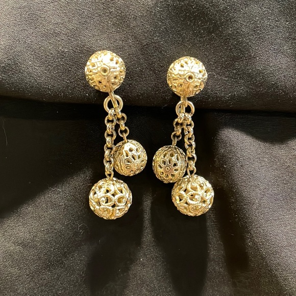 Jewelry | Vintage 194s Gold Tone Filagree Ball Drop Dangling Clip On ...